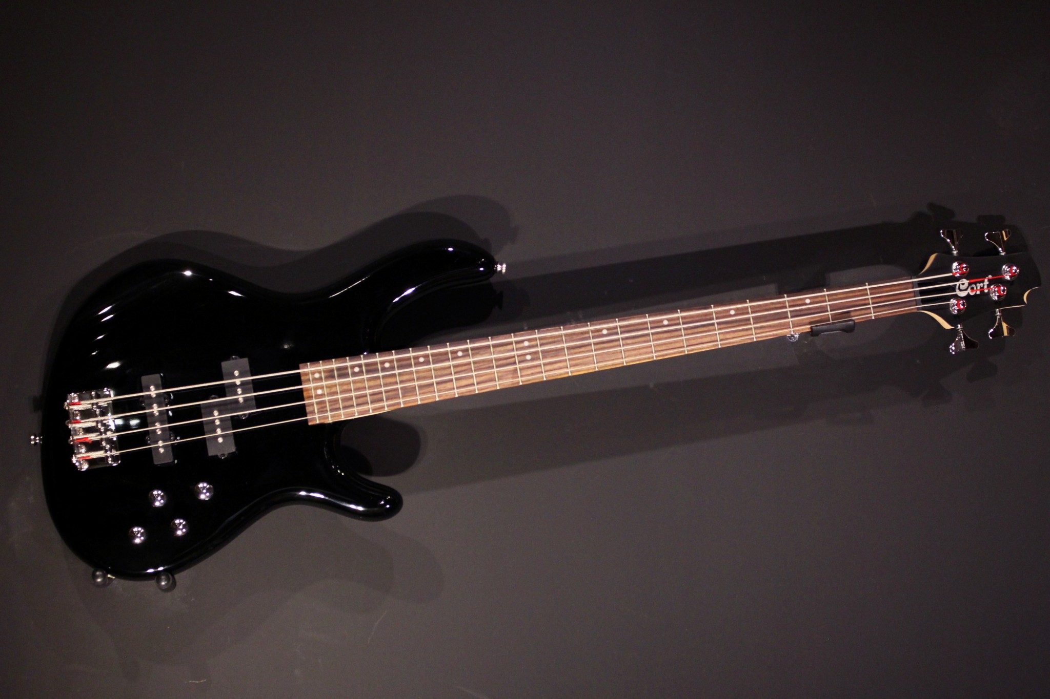 Cort Action Bass Plus BK - Tanne Bass Corner
